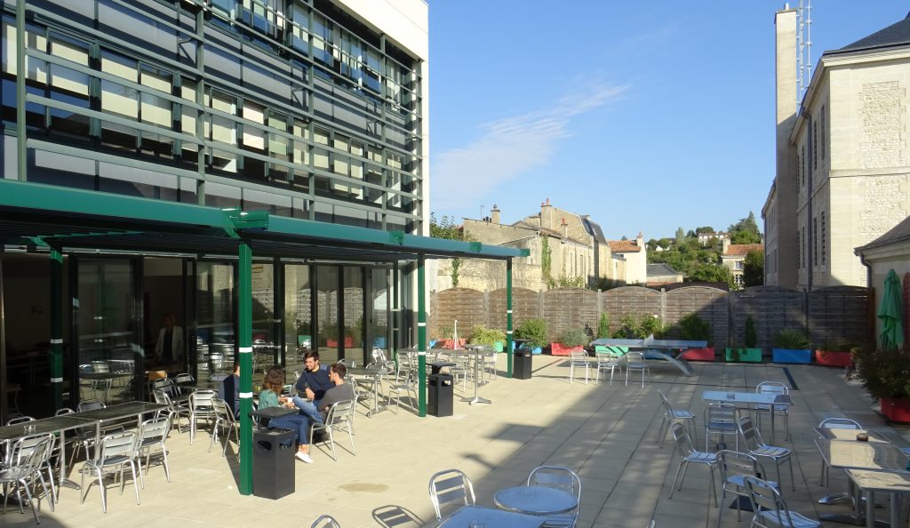 Des étudiants de l'IAE POITIERS se mobilisent au Népal - IAE FRANCE ...